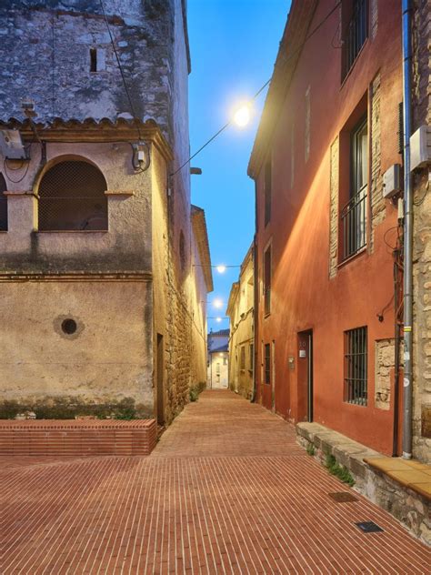 Comas Pont Village Square Riells Del Fai Adrià Goula Afasia 3 A F A S I A