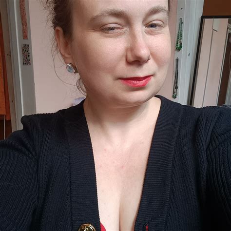 Anastasia Gegia რატომ უნდა ისწავლო კომუნიკაციის Facebook