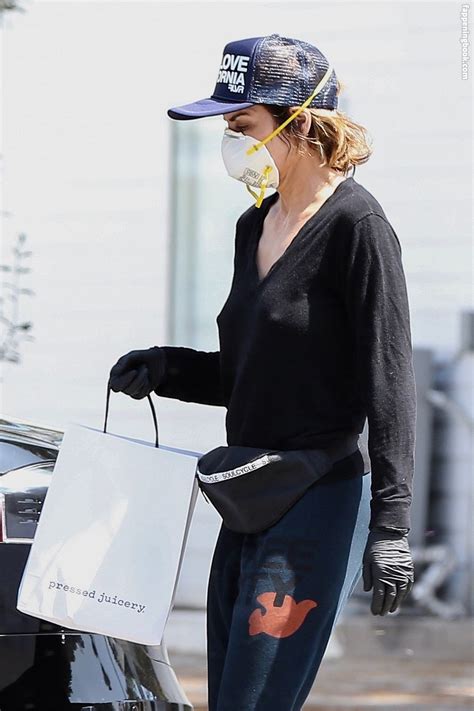 Lisa Rinna Nude OnlyFans Leaks Fappening Page 6 FappeningBook