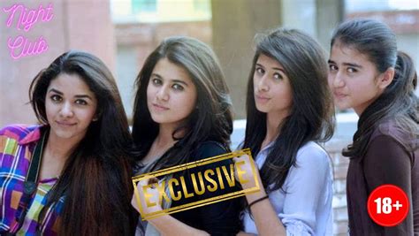 سیکسی لڑکیاں اور آنٹیاں