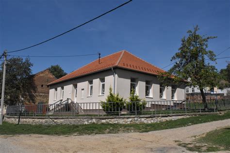 MOLOVIN: Fruškogorsko selo okruženo državnom granicom ...