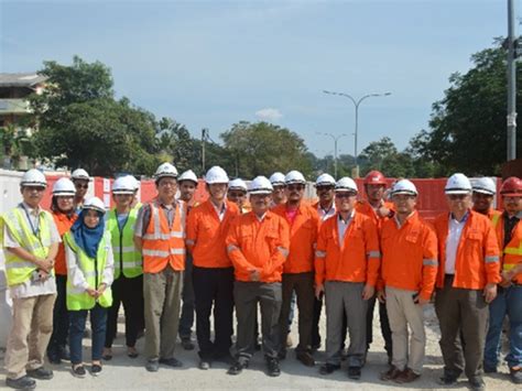 Langat Sewerage Project Management Safety Walkabout With Group