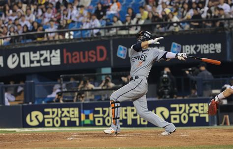 폰세가 잘 던지면 뭐하나요 한화 노시환 다년계약은 없던 일로 야구라go