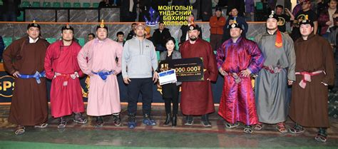 Үндэсний бөх Архангай аймгийн баг ялалт байгууллаа