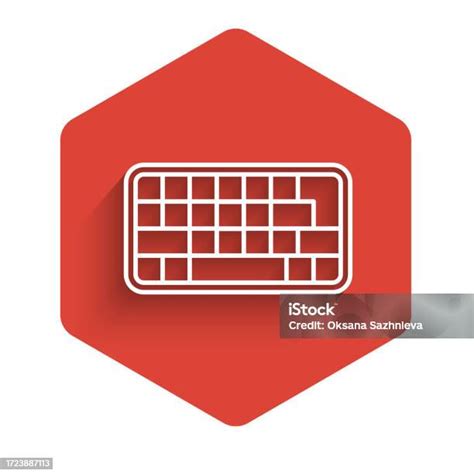 흰색 선 컴퓨터 키보드 아이콘은 긴 그림자 배경으로 분리되어 있습니다 Pc 구성 요소 기호 빨간색 육각형 버튼입니다 벡터 0명에 대한 스톡 벡터 아트 및 기타 이미지