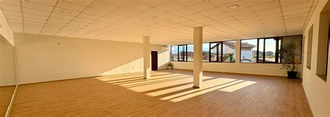 Зала Zala Групови занимания Враждебна Йога Враждебна Народни танци София Враждебна