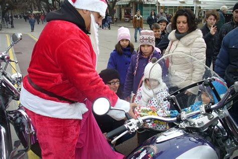 Вижте къде е Дядо Коледа сега На живо