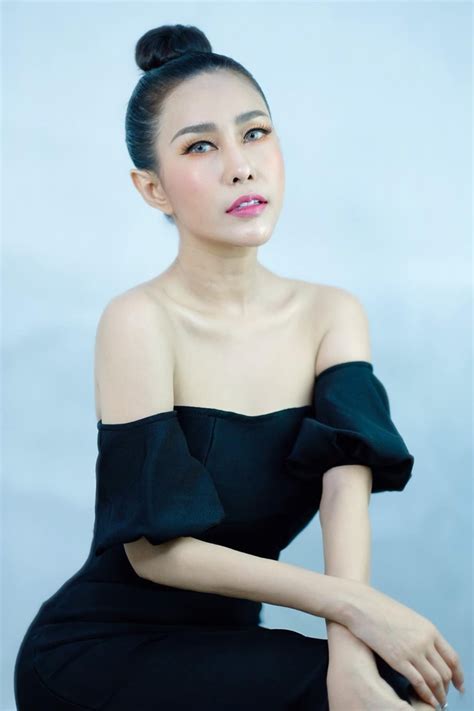 ទោះខានកាន់ក្បាលមេក្រូ១០ឆ្នាំ វ៉ាង ស្រីណូ នៅតែច្រៀងពីរោះ មានវីដេអូ Khmerload Cambodia