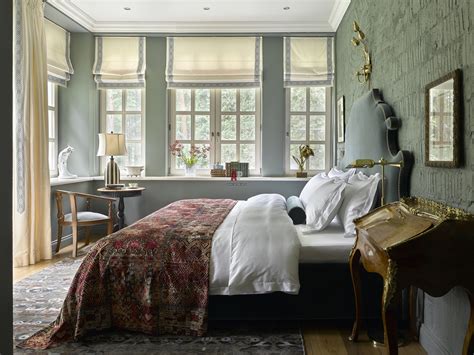 Фото интерьера спальни дома в стиле неоклассика