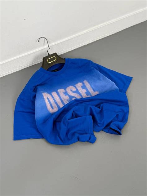 خرید تیشرت مردانه در انواع و طرح های مختلف با کیفیت عالی