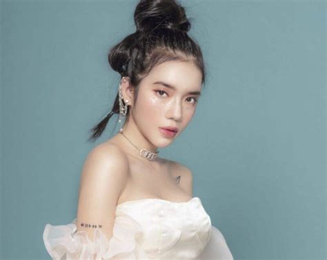 Lyly Là Ai Cô Ca Sĩ Xinh đẹp Gây Bão Trên Mạng Xã Hội Vuidulichvn