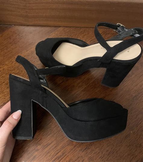 Чорні босоніжки чорні босоніжки на платформі туфлі на каблуках туфлі — ціна 530 грн у каталозі