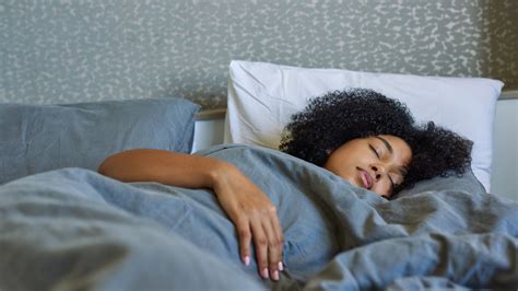 The Clever Pillow Trick For A Peaceful Sleep During Hot Summer Nights