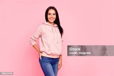 Potret Prett Menawan Yang Menyenangkan Foto Stok Unduh Gambar