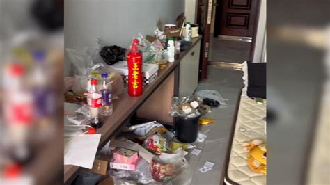 女生退房留满屋垃圾，公寓人员：保洁阿姨都惊呆了凤凰网视频凤凰网