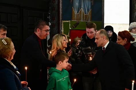 Филипче до Мицкоски Точно е дека има само две опции едната на чесни кандидати кои работат за