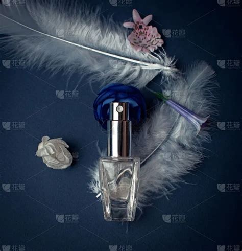 香水 女性 个人随身用品 垂直画幅 美 女人 芳香的 无人 时尚 化妆用品素材 花瓣网