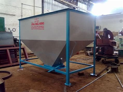 Fully Automatic Mild Steel Feed Hopper Weight Capacity 1000 Kg At