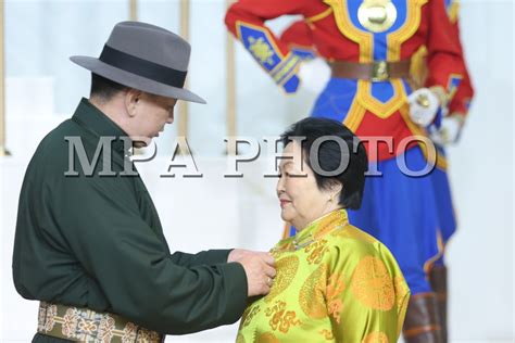 Үндэсний эрх чөлөө тусгаар тогтнолоо сэргээн мандуулсны 113 жилийн ойг тохиолдуулан Монгол