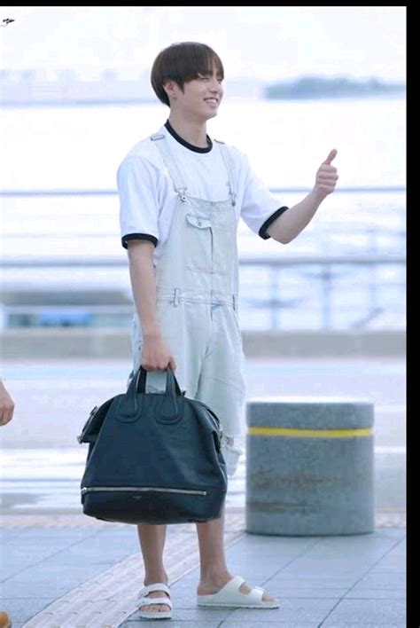 Bts Community Posts 정국 공항룩💜