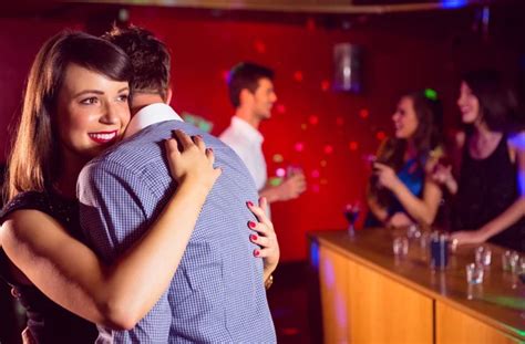 Cara Nembak Cewe Yang Romantis Agar Cepat Diterima