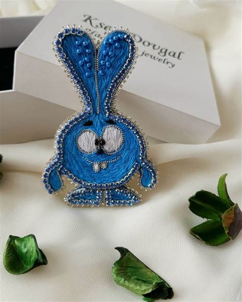 Брошь кролик Крош