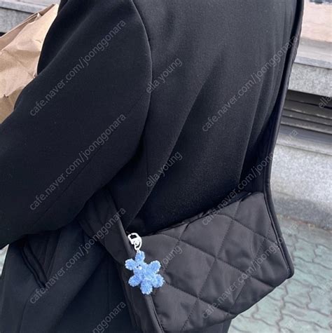 Cos 코스 다이아몬드 퀼티드 미니 크로스 바디백 숄더백 중고나라