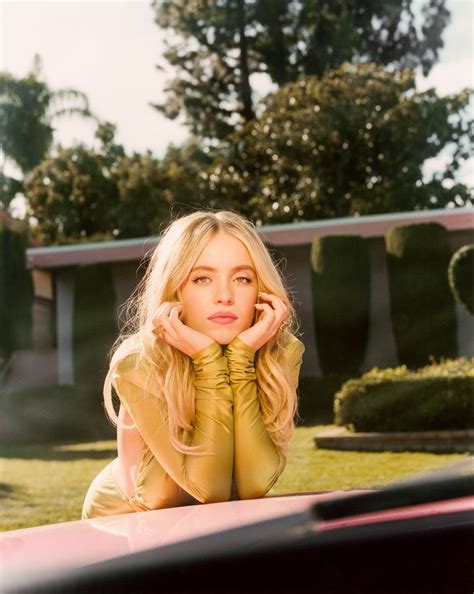 익스트림무비 유포리아 시드니 스위니 코스모폴리탄 화보 사진