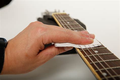 3 Ways To Clean Guitar Strings Wikihow