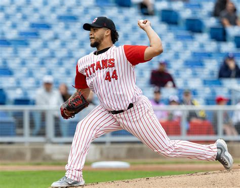 Ottawa Titans Re Sign Peña — Canadian Baseball Network
