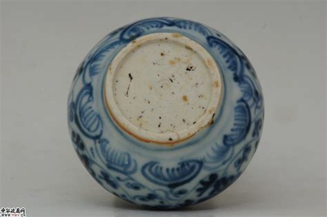 明正德景德镇窑青花缠枝花卉纹水盂 藏家展厅 收藏资讯 艺术家 书画家 书画名人 书法家 中华收藏网
