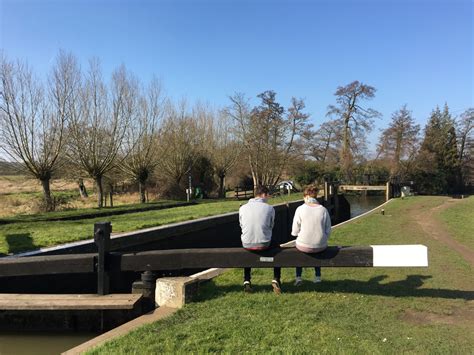 무료 이미지 잔디 운하 국가 편하게 하다 공원 수로 기념물 재산 커플 앉은 영국 맑은 날 4032x3024 634173 무료 이미지