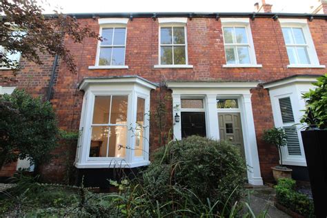 Woodlands East Yorkshire Hu17 8bx 2 Bed Terraced House £950 Pcm £219 Pw