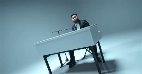 Эрвээхэйн сүүдэр Ost Хайртай хүнтэйгээ дандаа хамт байж дэндүү жаргалтай амьдраарай ️