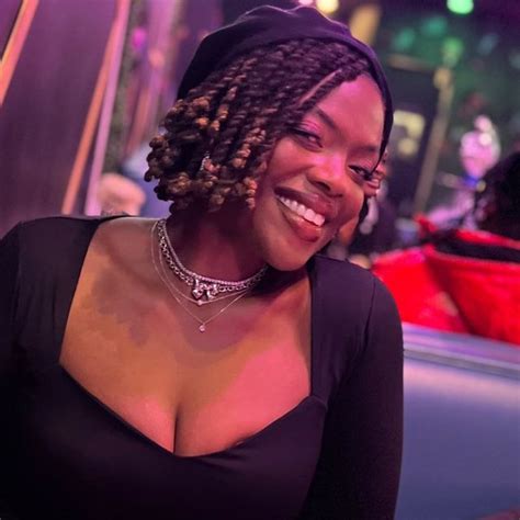 Robynelle Robynelle • Threads Say More