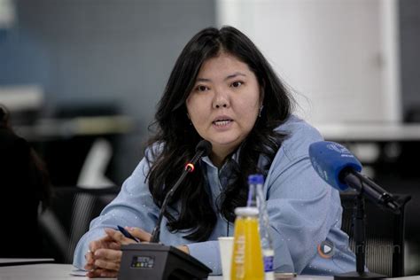 М Нарантуяа Нара Ч Лодойсамбуу яг хэнийг хамгаалаад байгаа юм бэ