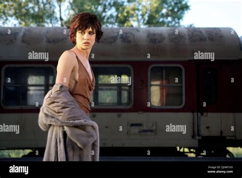 Olga Kurylenko Hitman Stock Photo Alamy