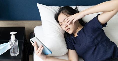 ភ្នែកឡើងក្រហមក្រោយភ្ញាក់ពីគេង អាចបណ្តាលមកពីបញ្ហាទាំងនេះ Khmerload