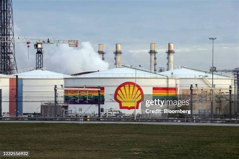 Shell Refinery Photos And Premium High Res Pictures Getty Images