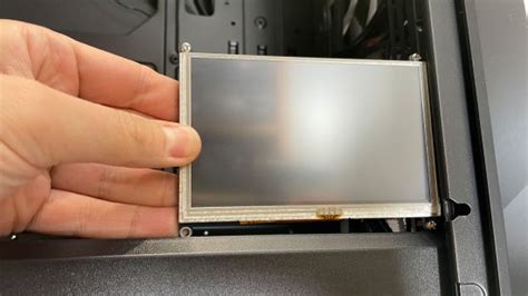 How To Fit A Screen In Your PC Case