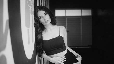 2560x1440 Girl Monochrome In Black And White 1440p Resolution Hd 4k