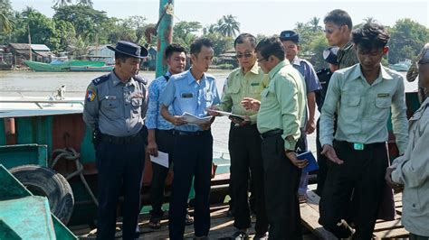 မော်လမြိုင်ကျွန်းမြို့နယ်၌ လပွတ္တာခရိုင်စီမံအုပ်ချုပ်ရေးအဖွဲ့ဥက္ကဋ္ဌမှ ရေယာဥ်များအား လိုက်လံကြည့