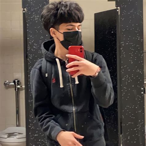 Pin By ⸸ 𝙍 𝙑𝙞𝙘𝙚𝙣𝙩𝙚 On Whip Athletic Jacket Athletic Boys