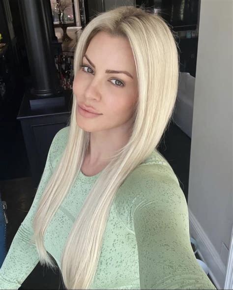 Some Of Mommy Maryse Best Selfies😋😍 R Maryse Milf