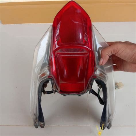 Jual Lampu Belakang Plus Kabel Lampu Belakang Honda Cs1 Original Seken Shopee Indonesia