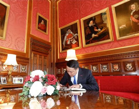 УИХ ын дарга Д Амарбаясгалан Их Британи Умард Ирландын Нэгдсэн Хаант Улсад албан ёсны айлчлал