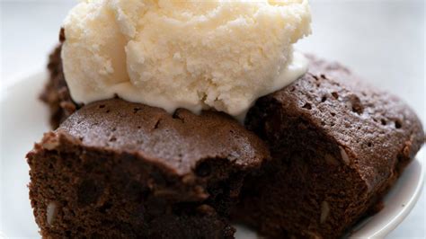 Sexy Brownie Sundae Bee Inspired