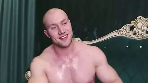 肌肉壮男caleb Sky Flexing And Jerking 2 Xhamster
