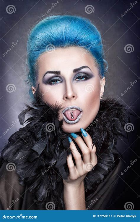 Ragazza Con Capelli Blu Immagine Stock Immagine Di Femmina