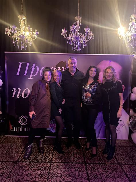 Куп звезди раздадоха личните си вещи за ‘Просто подари ‘ в столичен клуб